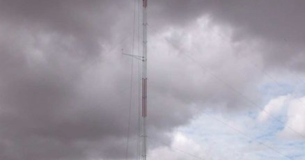 60m Gitter Mast & Wind Messgeräte | wind-turbine.com